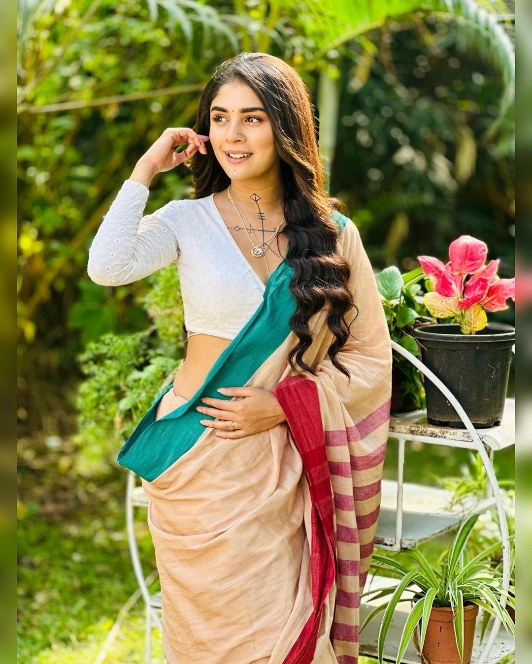 শাড়িতে অপরূপা অদ্রিজা, অভিনেত্রীর নজরকাড়া লুকে বুঁদ নেটবাসী | Televison Actress Adrija Roy ...