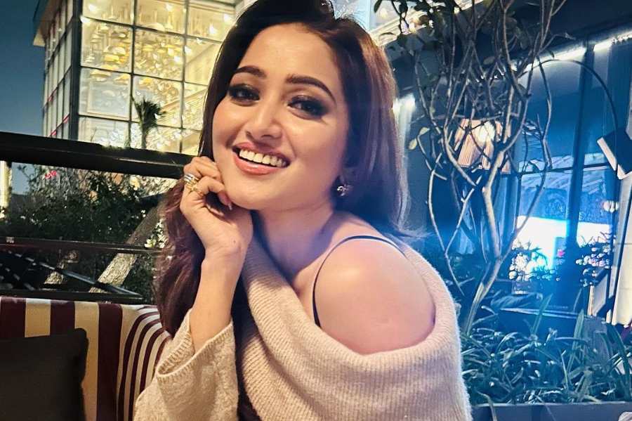 এবার নজরকাড়া লুকে সোশ্যাল মিডিয়ায় ধরা দিলেন সুদীপ্তা, ভাইরাল ছবি | Televison Actress Sudipta ...