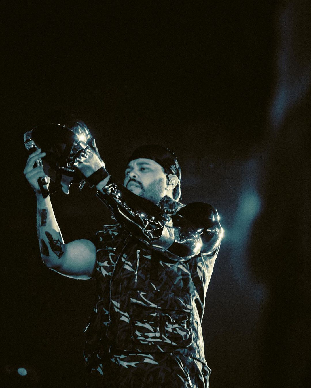 कौन है दुनिया का नंबर-1 सिंगर? क्या टॉप 5 में बॉलीवुड से भी है कोई नाम ...