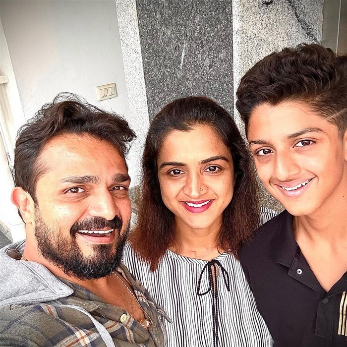 ಕಳೆದ ಕ್ಷಣಗಳು ನೆನಪಾಗಿ ಬದುಕಲಿ : ಪತ್ನಿ ಫೋಟೋ ಜೊತೆಗೆ ವಿಜಯ ರಾಘವೇಂದ್ರ ಭಾವುಕ ...