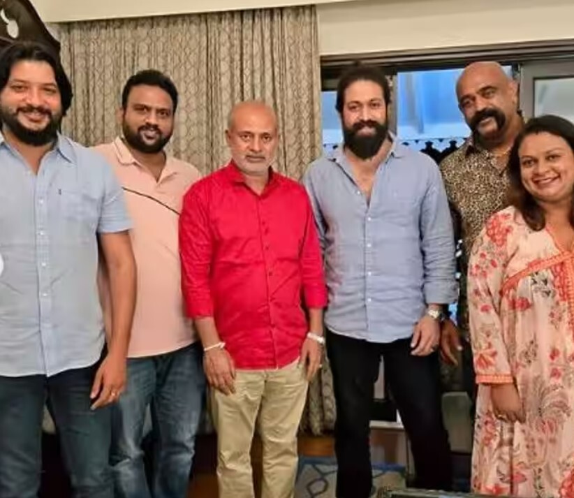 என்ன மனுஷன்யா! பாடி கார்டுக்கு கேக் ஊட்டிவிட்டு பிறந்தநாள் கொண்டாடிய ...