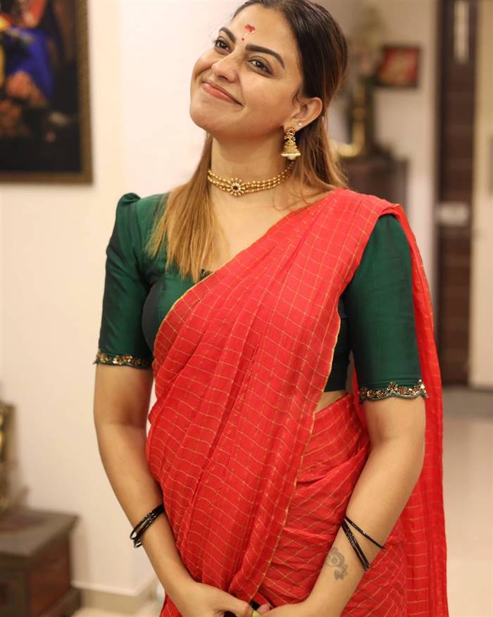 എക്‌സ്പ്രഷന്‍ ക്വീന്‍!! വിവിധ ഭാവങ്ങളില്‍ പോസ് ചെയ്ത് ആരാധകരെ ...