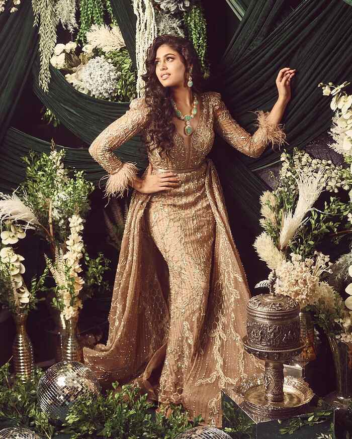 కవ్వించే అందాలతో పరవశింపచేస్తున్న ఫరియా అబ్దుల్లా .. డోస్ అమాంతం ...