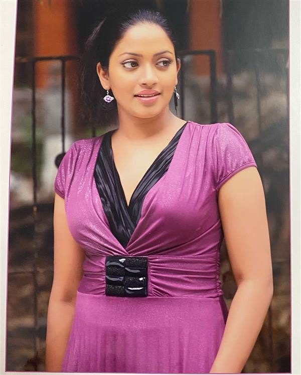 திருப்பாச்சி பட விஜய்யின் தங்கையை நியாபகம் இருக்கா? இப்போ எப்படி ...