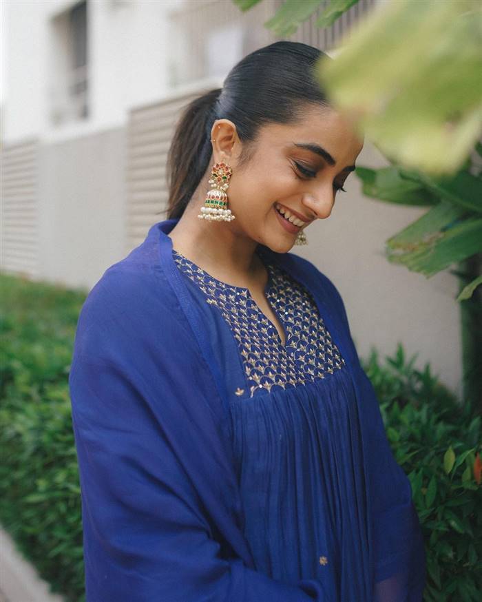 Namitha Pramod: നീലയഴകി! കടുംനീല സല്‍വാറില്‍ അതിസുന്ദരിയായെത്തി നമിത ...