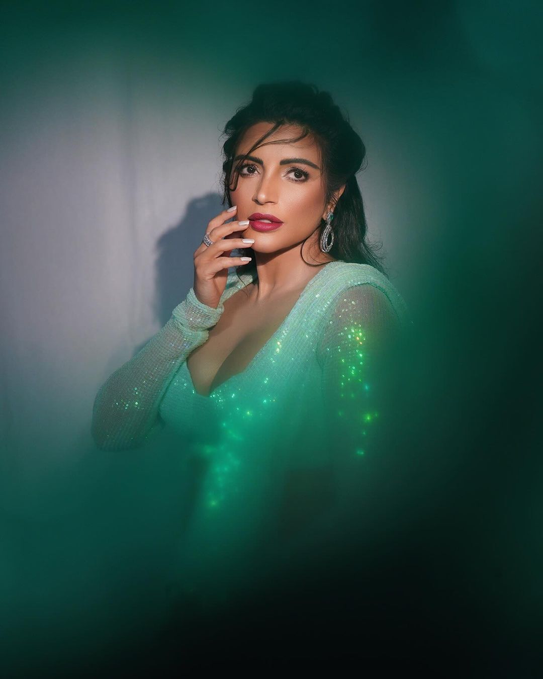 बोल्ड ड्रेस पहने शमा सिकंदर ने दिखाई शोख अदाएं, हॉट फोटोशूट देख फैंस के छूटे पसीने | Actress ...