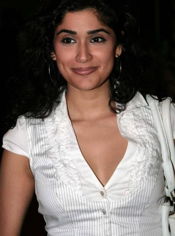 51 வயதாகும் அஜித் பட நடிகையா இது? இளமை மாறாமல் அதே அழகுடன் எப்படி இருக்காங்கன்னு பாருங்க ...