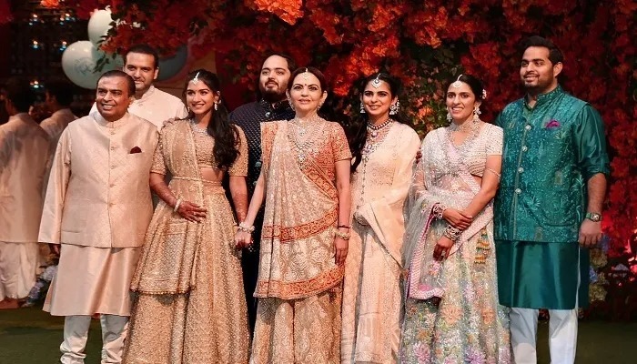 अनंत-राधिका का प्री-वेडिंग कार्ड हुआ वायरल, जानिए बॉलीवुड और हॉलीवुड के ...