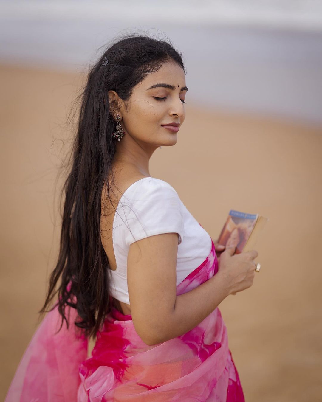 అనన్య నాగళ్ల అందాల గుబాళింపు.. పాప ఫుల్ జోరులో ఉందిగా! | Ananya Nagalla ...
