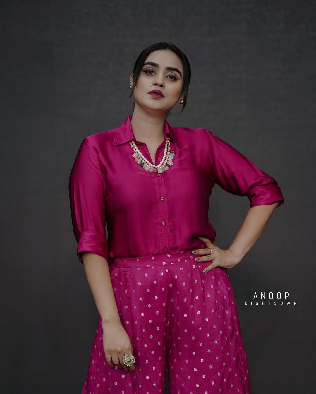 സമ്മറിൽ പൂക്കാലവുമായി മിനിസ്ക്രീൻ സുന്ദരി... സാരിയിൽ കലക്കൻ ലുക്കിൽ ലക്ഷ്മി നക്ഷത്ര; സ്റ്റൈല ...