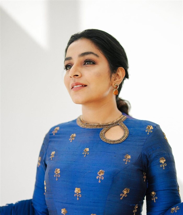 രജിഷ വിജയന്‍ പ്രണയത്തിലോ? വൈറലായി ക്യാമറമാന്റെ ഇന്‍സ്റ്റഗ്രാം കുറിപ്പ് ...