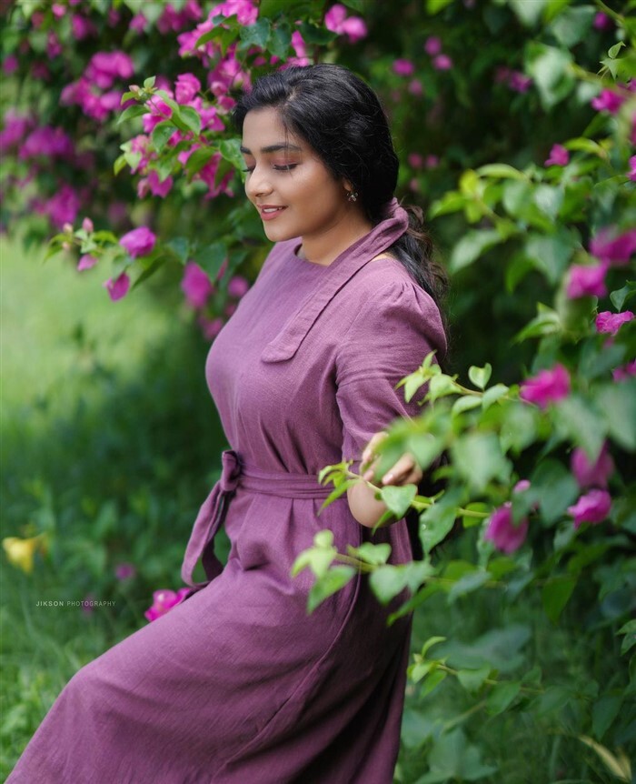 രജിഷ വിജയന്‍ പ്രണയത്തിലോ? വൈറലായി ക്യാമറമാന്റെ ഇന്‍സ്റ്റഗ്രാം കുറിപ്പ് ...