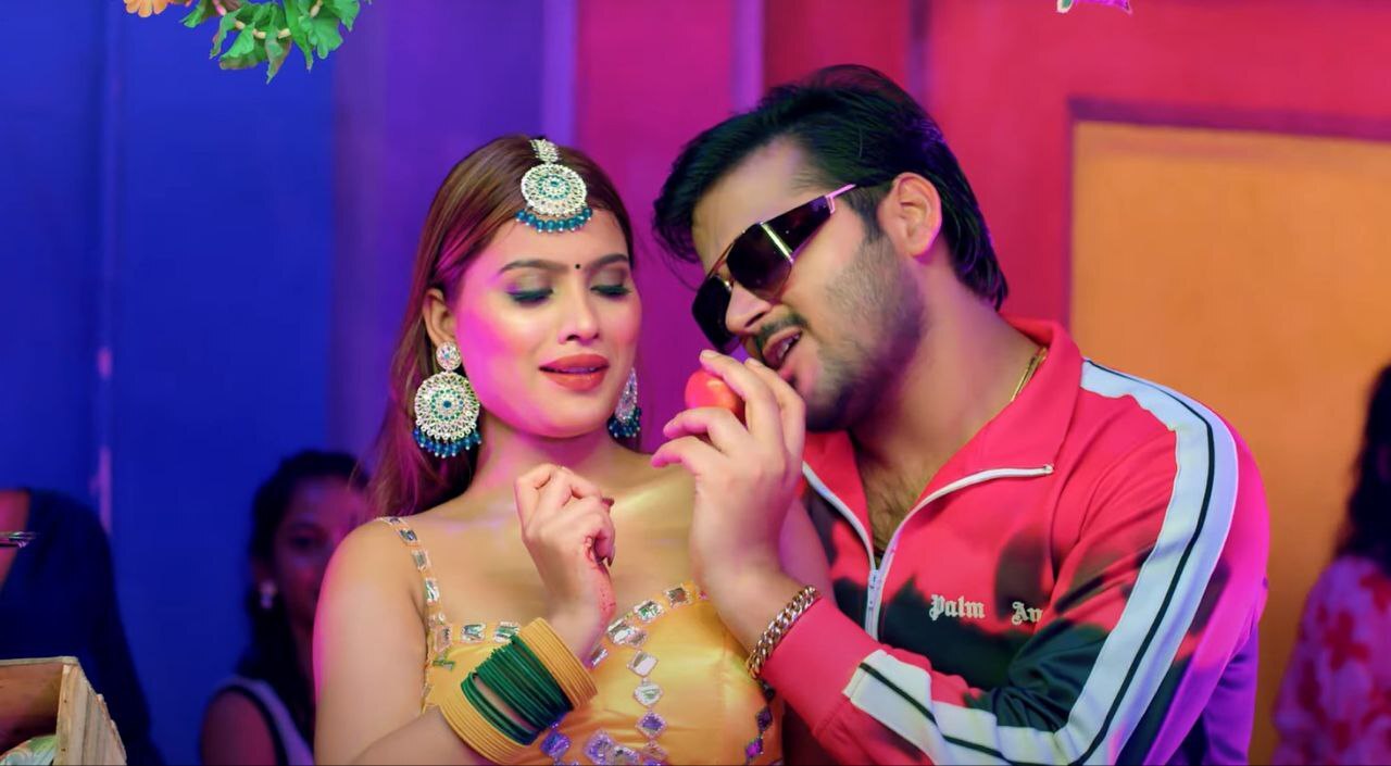 अरविंद अकेला कल्लू का नया गाना ‘अनार’ रीलीज़ के साथ ही हुआ वायरल - Oneindia Hindi