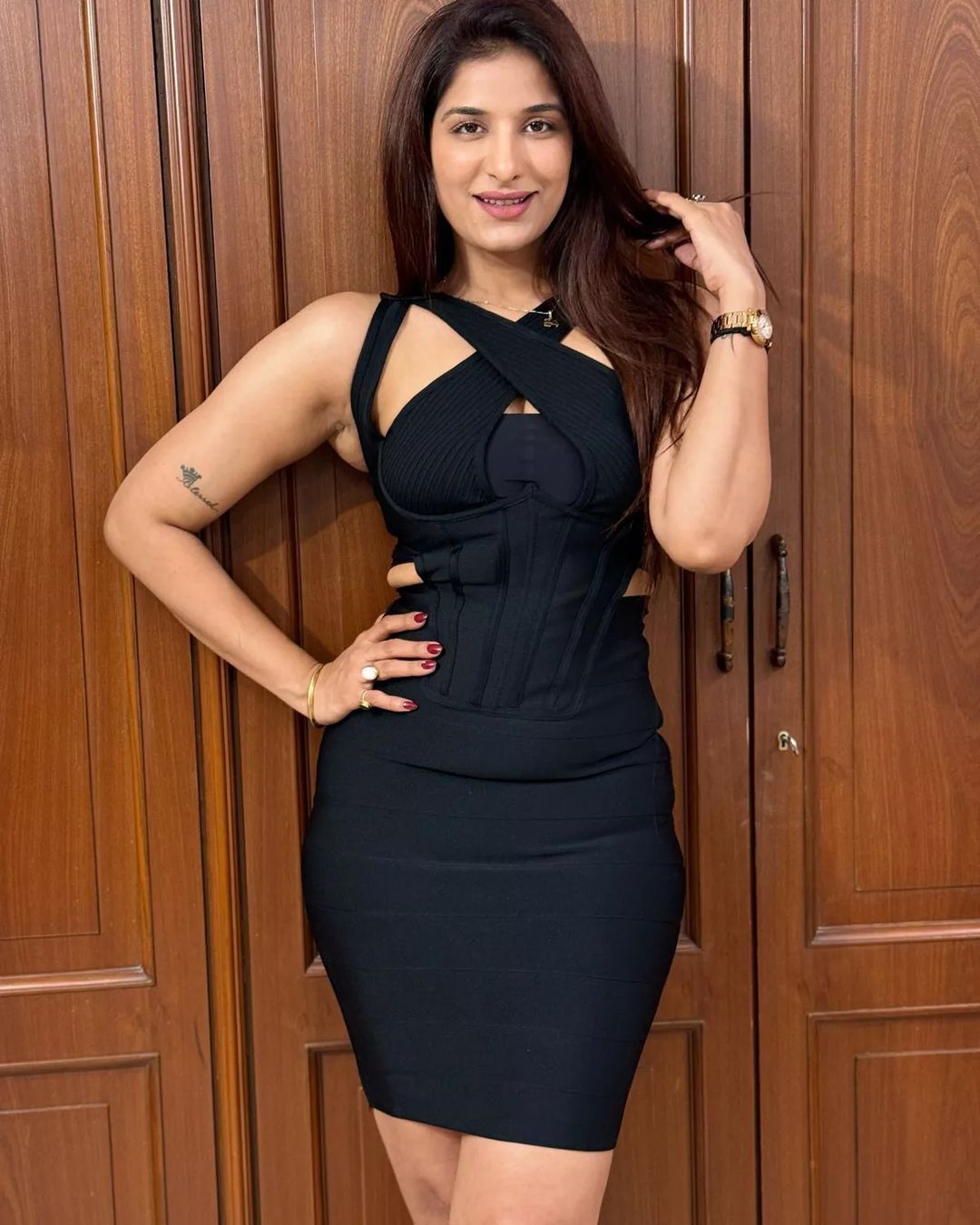 एयरहोस्टेस बनने का सपना छोड़ बनीं भोजपुरी स्टार, जानिए कौन हैं सोशल ...