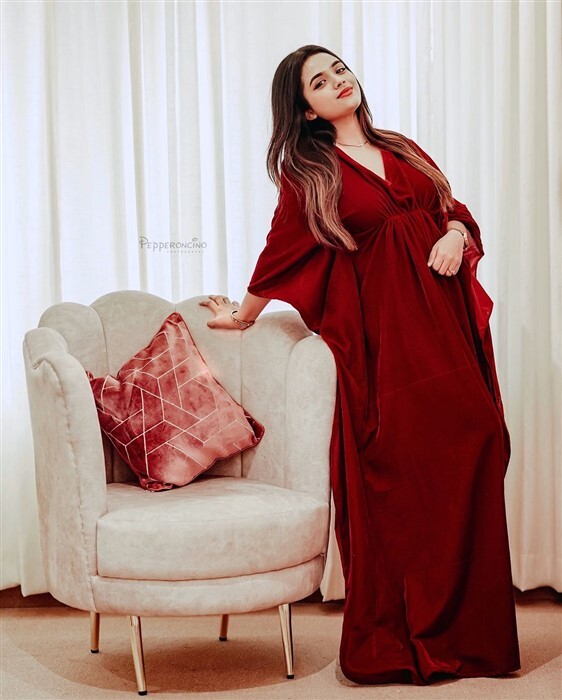 റോബിനുമായി നിശ്ചയം കഴിഞ്ഞ് 1 വർഷം ആയില്ലേ? ഇനിയും വിവാഹമില്ലേ?; ആരതി ...