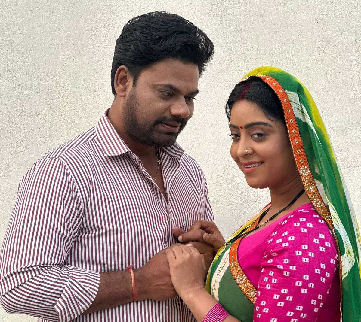 Bhojpuri Film: ‘सास है कि डायन’ में देव सिंह और शुभी वर्मा बांटते नज़र ...