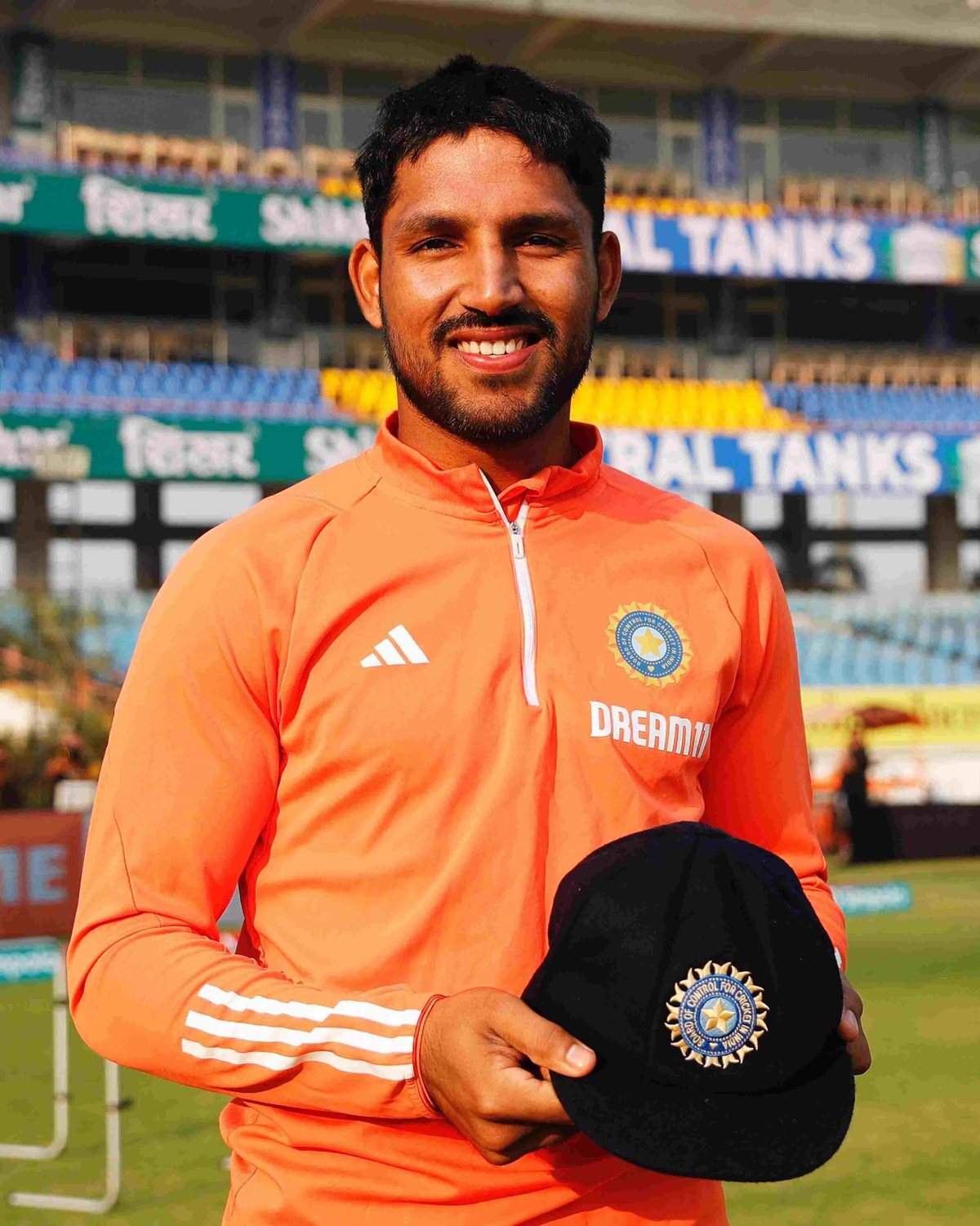 Dhruv Jurel Profile: માએ ગીરવે મૂક્યાં ઘરેણા, પિતા હતા કારગિલ યુદ્ધના ...