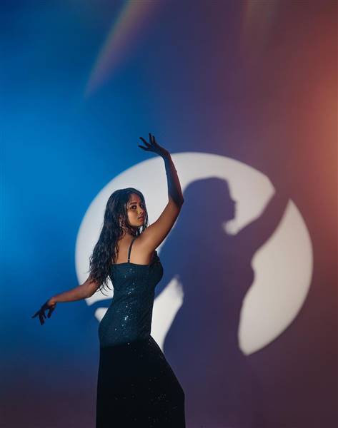 படங்களில் பிஸியாக இருக்கும் பிரிகிடா.. இணையத்தை கலக்கும் வேற லெவல் ...