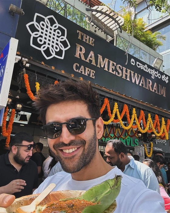Kartik Aaryan In Namma Bengaluru Tries Dosa At Rameshwaram Cafe & Meals ...