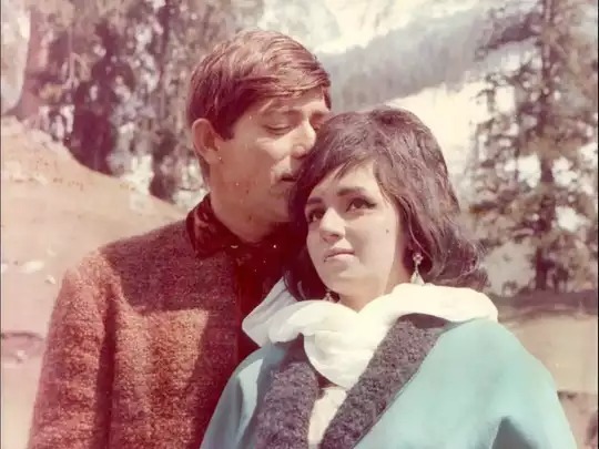 फरेब के दलदल में फंसी दिग्गज एक्ट्रेस, पति ने दूसरों संग सोने को किया मजबूर, अर्श से फर्श तक की ...