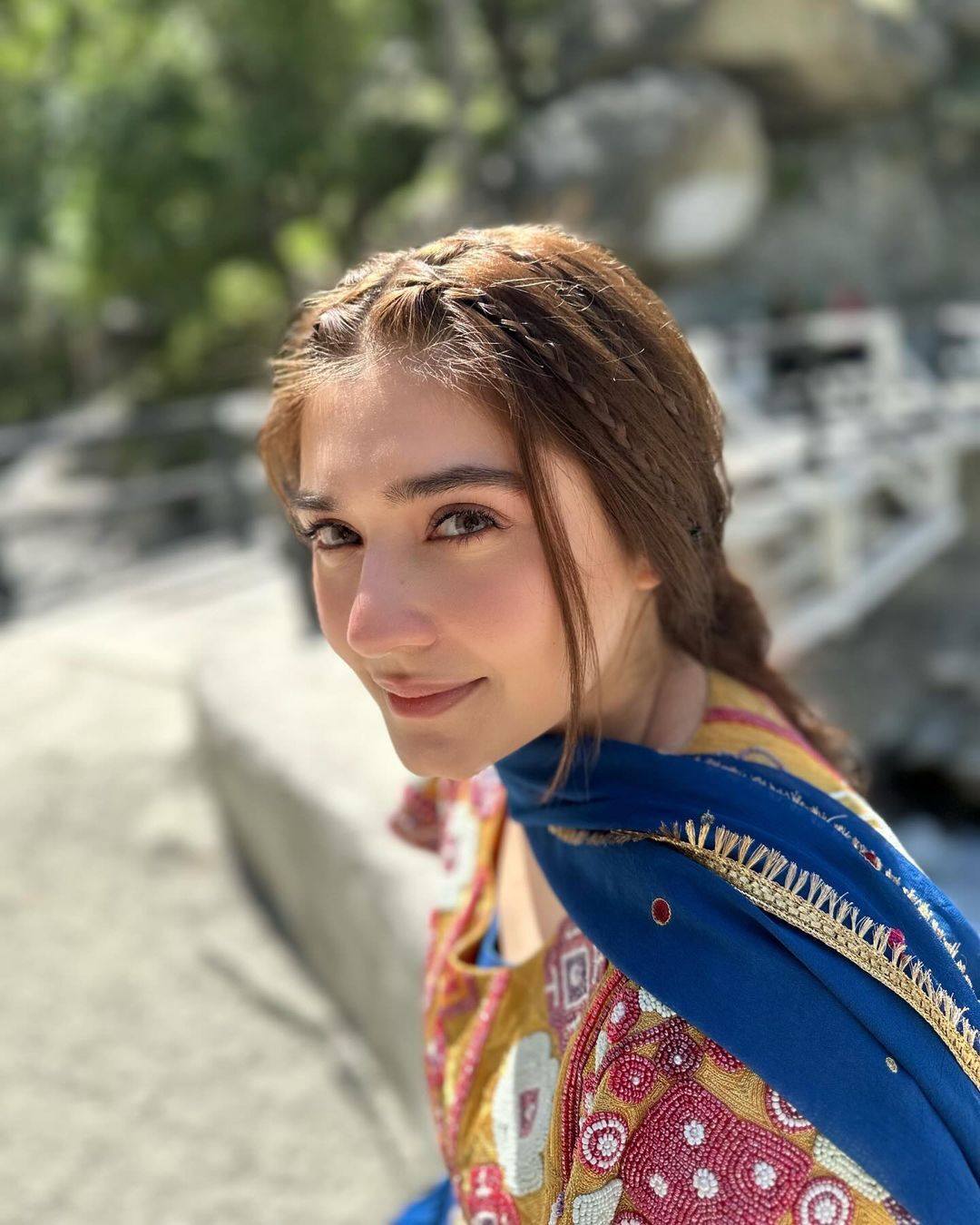 चेहरे से टपकती है मासूमियत, जानिए कौन है पाकिस्तानी सीरियल 'इश्क मुर्शिद' की एक्ट्रेस दुर ए ...