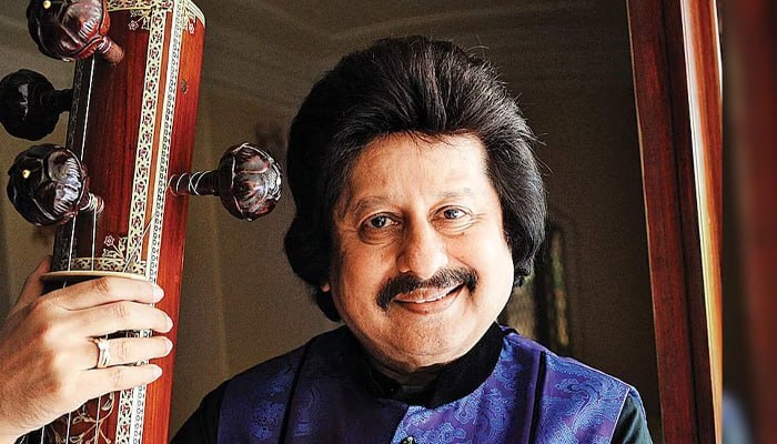 चिट्ठी आई से लेकर... ना कजरे की धार तक...' पंकज उधास ने मचाई फिल्मी ...