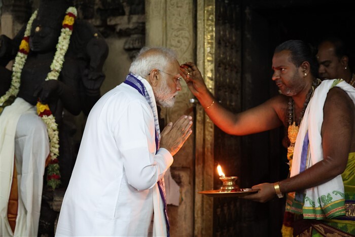 PM Narendra Modi At The Meenakshi Amman Temple In Madurai - Oneindia