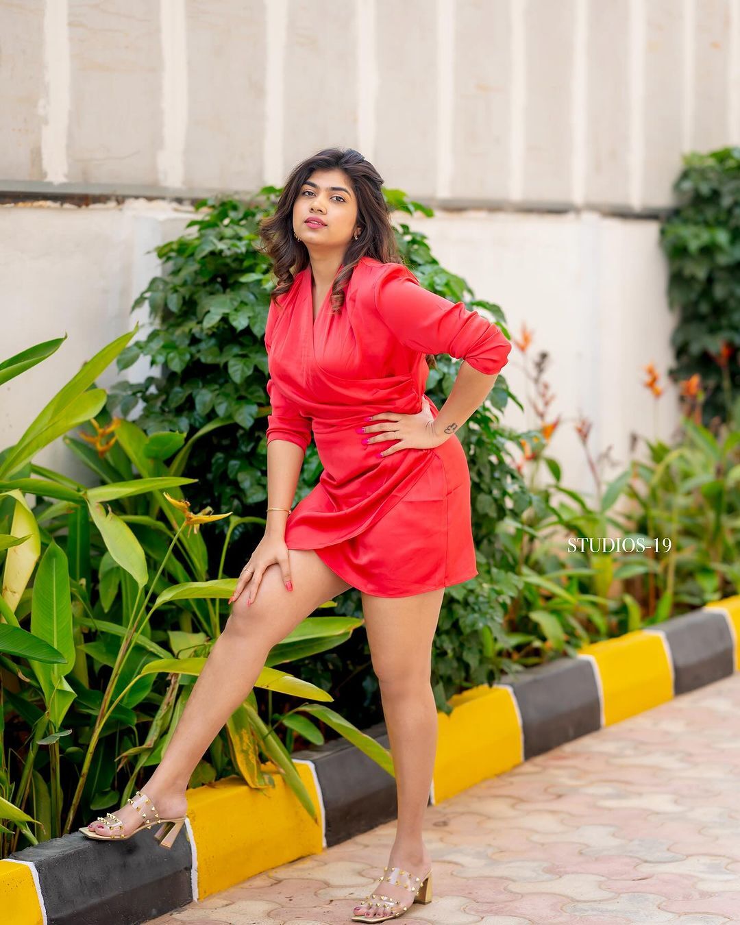 రీతూ చౌదరి అందాల వరద.. రోజు రోజుకు డోస్ రెట్టింపు చేస్తుందిగా! | Ritu Choudhary Is Attracting ...