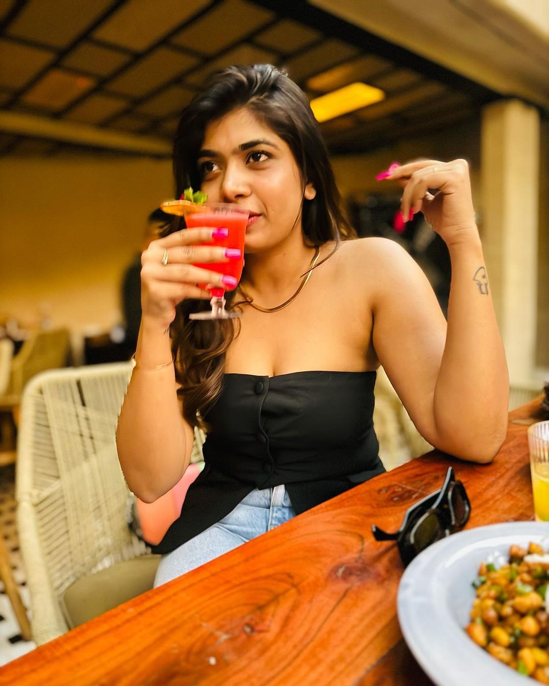 రీతూ చౌదరి అందాల వరద.. రోజు రోజుకు డోస్ రెట్టింపు చేస్తుందిగా! | Ritu Choudhary Is Attracting ...