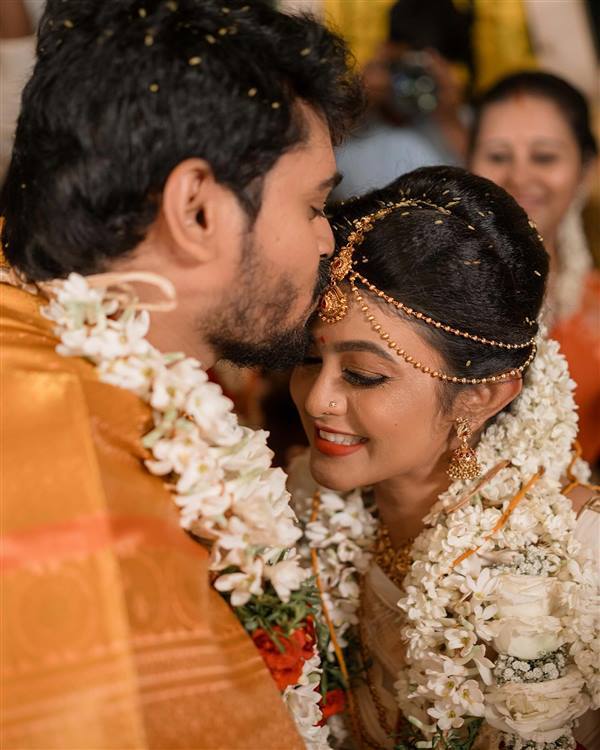 காதல் டூ கல்யாணம்.. தடபுடலாக நடத்த சீரியல் வில்லி நடிகையின் இரண்டாம் திருமணம்.. வெளியான வெட்டிங் ...