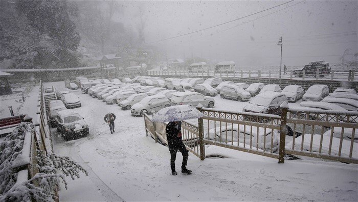 Snowfall in India: ಹಿಮದ ರಾಶಿಯಲ್ಲಿ ಕೇದಾರನಾಥ, ವೈಷ್ಣೋದೇವಿ ದೇವಸ್ಥಾನ ...