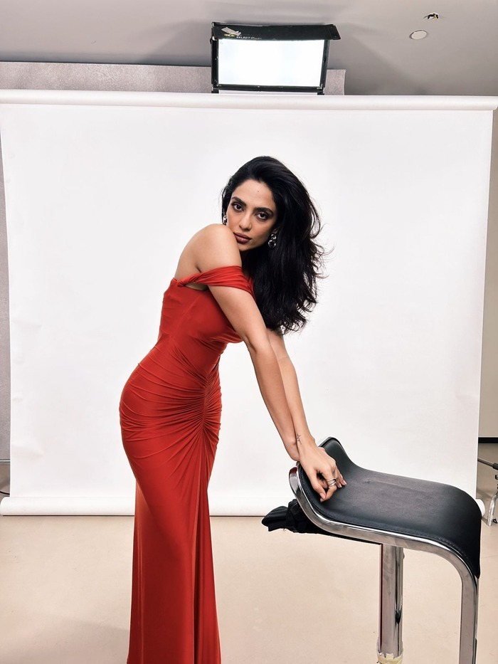 Sobhita Dulipala:రెడ్‌ బాడీకాన్ డ్రెస్‌లో హాట్‌గా నాగచైతన్య భామ ...