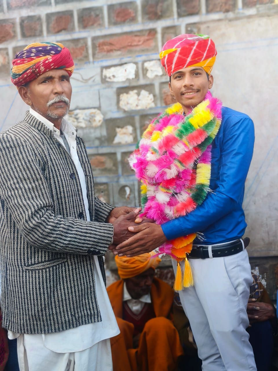 Motivational Story: पूरे गांव में मिसाल बनी भंवरलाल की कामयाबी, पिता ने ...