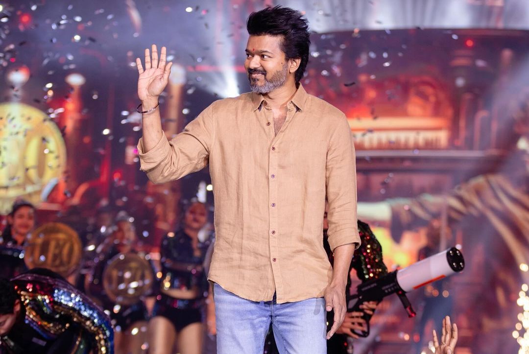 రాజకీయాల్లోకి విజయ్ అరంగేట్రం.. పార్టీ పేరు ప్రకటించిన దళపతి | Tamil ...