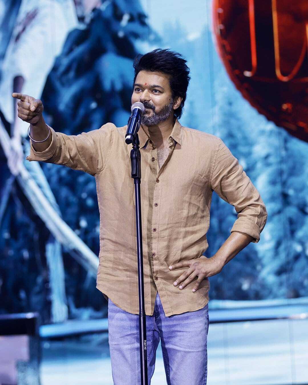 రాజకీయాల్లోకి విజయ్ అరంగేట్రం.. పార్టీ పేరు ప్రకటించిన దళపతి | Tamil ...