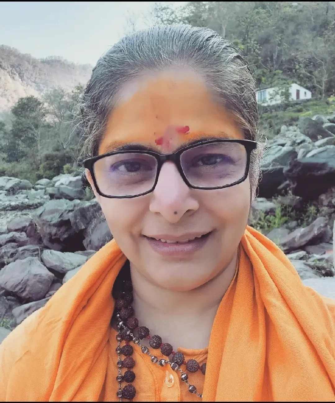 27 साल के करियर और पति को छोड़कर टीवी की ये हॉट एक्ट्रेस बनी जोगन ...