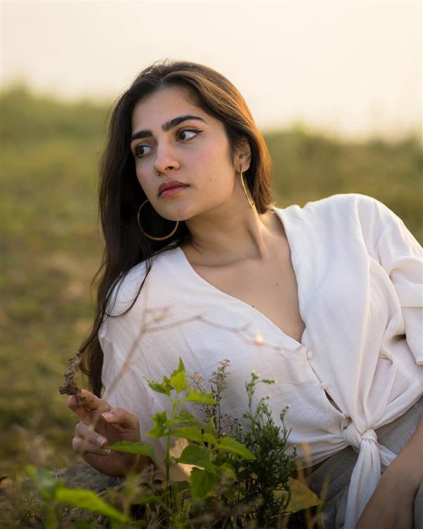 சிவகார்த்திகேயனுடன் இணைந்த கன்னட பட நடிகை ருக்மணி வசந்த்.. இத்தனை படங்களில் நடிச்சிருக்காங்களா ...