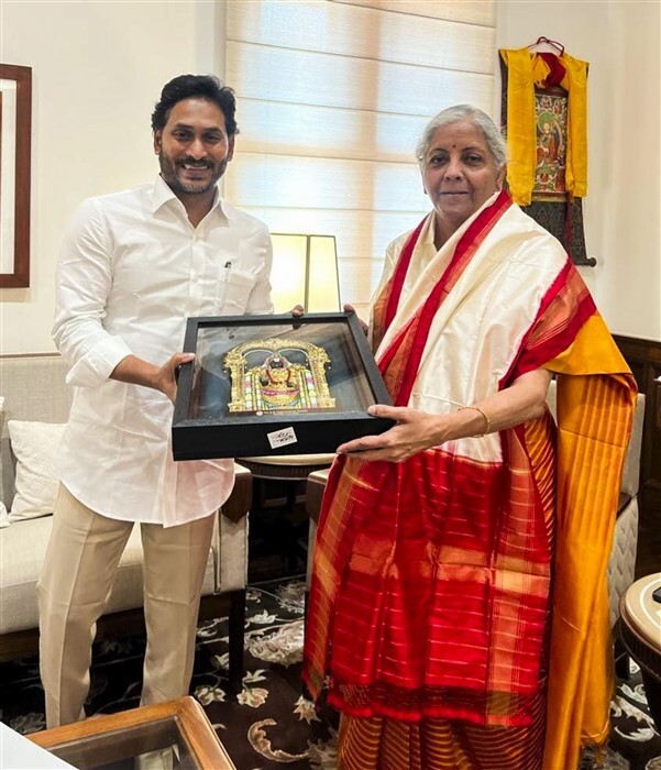 Y.S.Jagan Mohan Reddy: ಪ್ರಧಾನಿ ಮೋದಿ & ನಿರ್ಮಲಾ ಸೀತಾರಾಮನ್‌ ಭೇಟಿ ಮಾಡಿದ ...