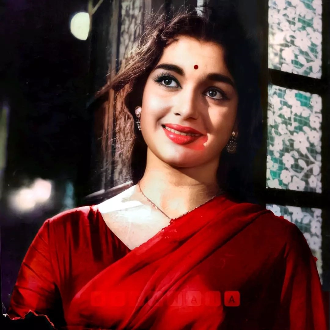 81 साल में भी तन्हा हैं आशा पारेख, 16 साल की उम्र में हुआ था पहला प्यार ...