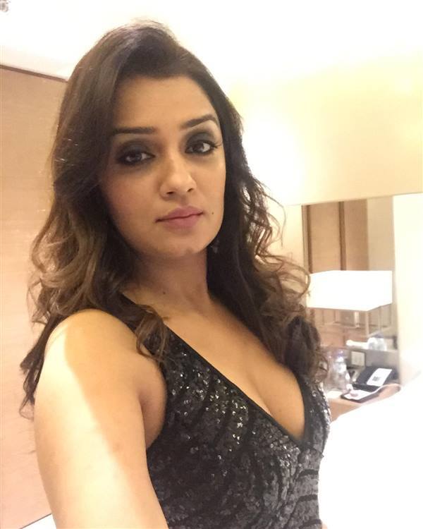 'கோடான கோடி' பாடலுக்கு.. குத்தாட்டம் போட்ட நடிகையை நியாபகம் இருக்கா? ஆள் அடையாளம் தெரியாமல் ...