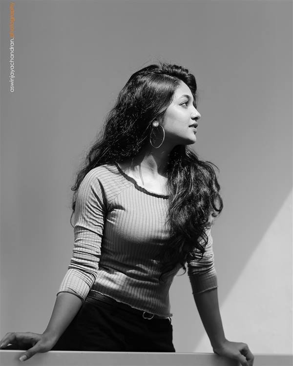 லவ் டுடே நாயகியா இது? கிளாமர் ட்ரெஸ்ஸில் வேற லெவல் போட்டோஷூட் ...