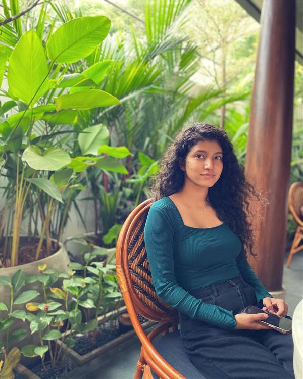 வருங்கால கணவரை அறிமுகப்படுத்திய 'குட் நைட்' பட நாயகி.. ஜோடி பொருத்தம் ...