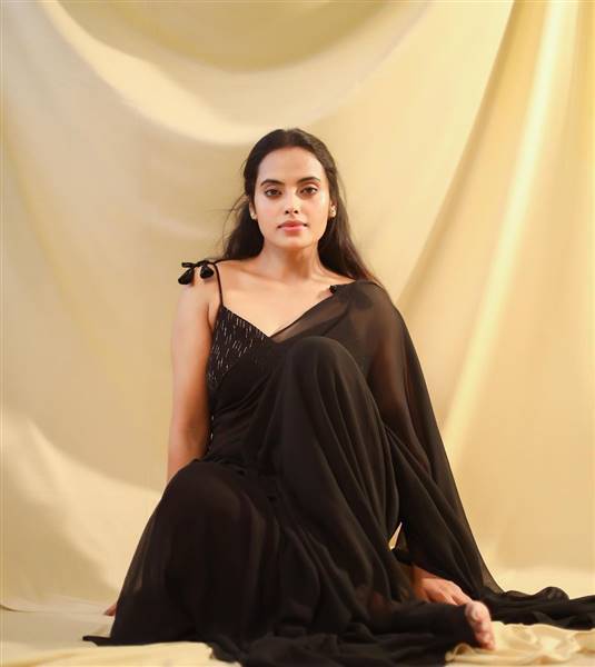 விஜய் டீவிக்கு தாவிய பிரபல ஜீ தமிழ் நடிகை.. என்ன சீரியல் தெரியுமா ...