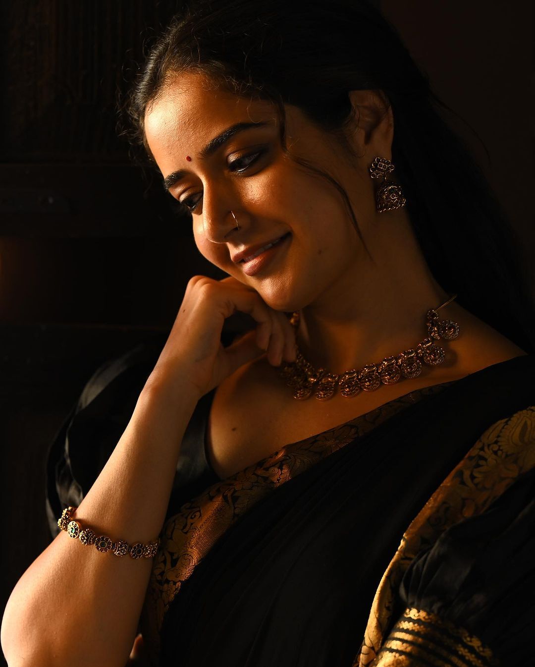 ఆషికా రంగనాథ్ అందాల విందు.. ముద్దుగుమ్మ ట్రీట్‌కు కుర్రాళ్లు చిత్తు చిత్తే! | Actress Aashika ...