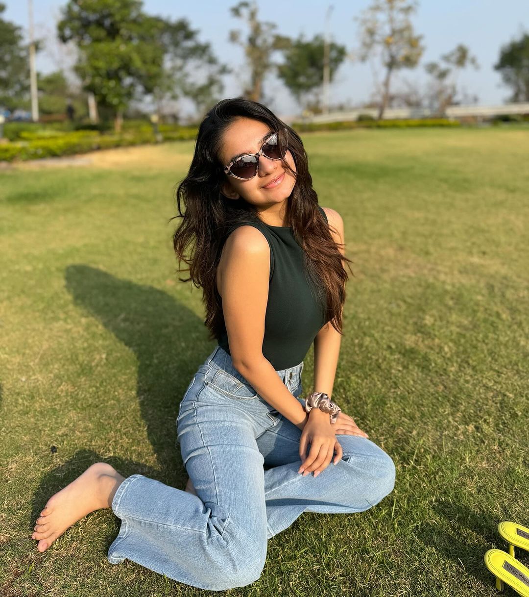 21 साल की अनुष्का सेन ने बढ़ाया इंटरनेट का तापमान, इंस्टाग्राम पर शेयर ...