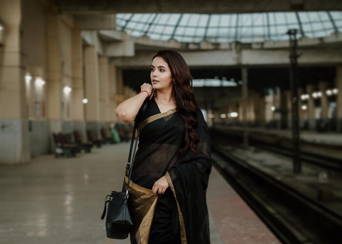 Actress Chaitra Reddy: ಕಪ್ಪು ಸೀರೆಯಲ್ಲಿ 'ಡಿಫರೆಂಟ್' ಫೂಟೋಶೂಟ್: 'ವಾವ್' ಎಂದ ...