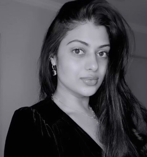 दिग्गज सिंगर की पोती है ये खूबसूरत हसीना,तस्वीरें हुई वायरल तो बोले लोग ...