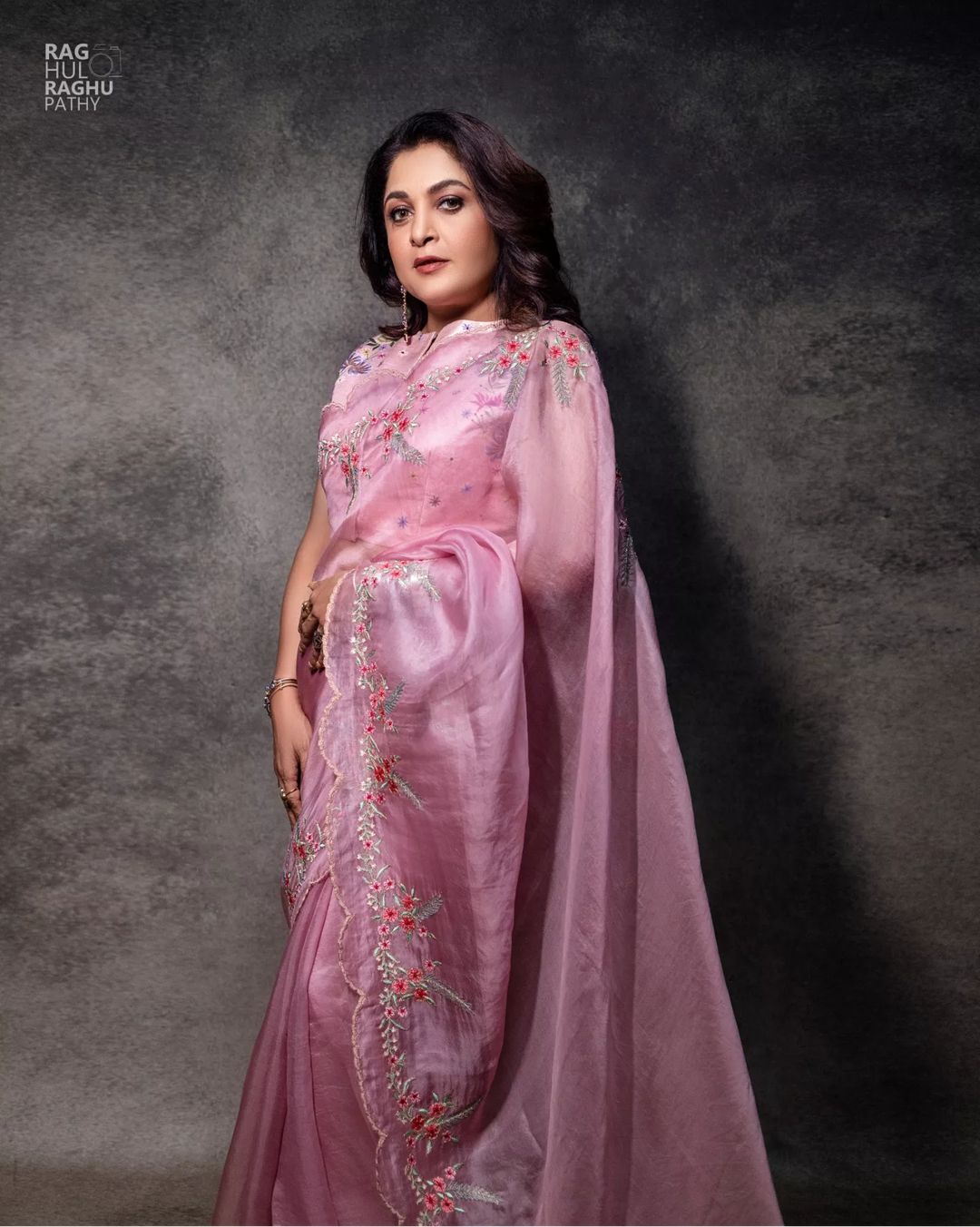 बिना शादी प्रेग्नेंट हो गई 'बाहुबली' की यह फेमस एक्ट्रेस, फिर शादीशुदा ...