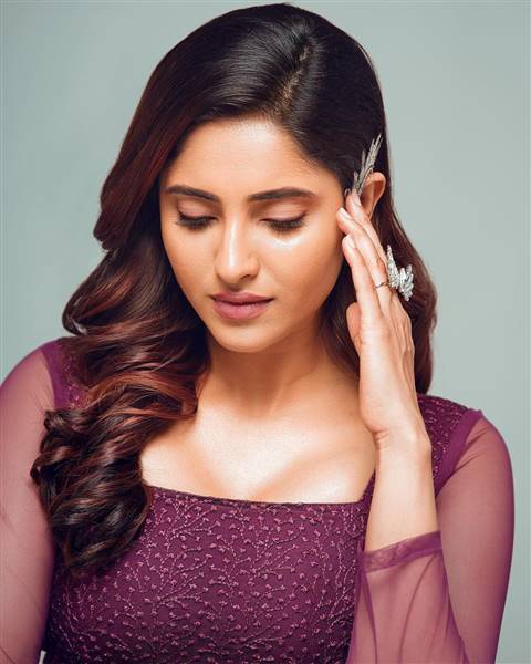 காஞ்சி பட்டு, கம கம மல்லி.. சீரியல் நடிகையா இது?.. விஜய் டிவி பிரபலத்தின் ஸ்டன்னிங் போட்டோஸ் ...