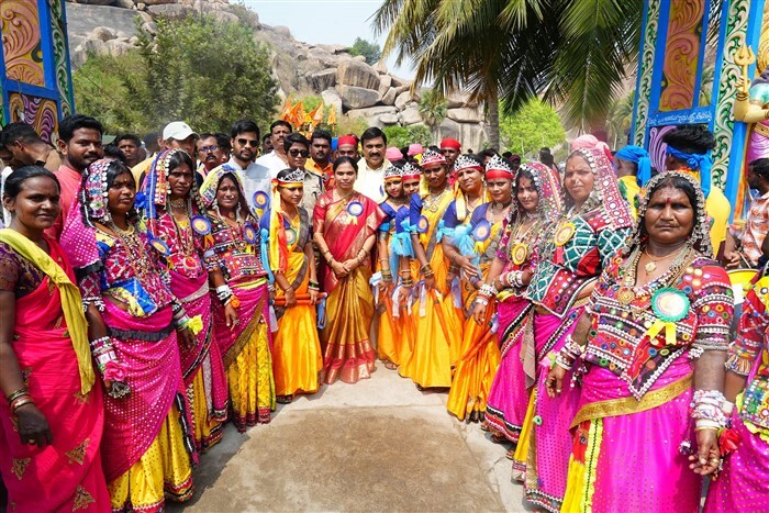 Anegundi Utsava Photos: ಆನೆಗೊಂದಿ ಉತ್ಸವ ಅದ್ಧೂರಿ ವೈಭವ ನೋಡ ಬನ್ನಿ ...